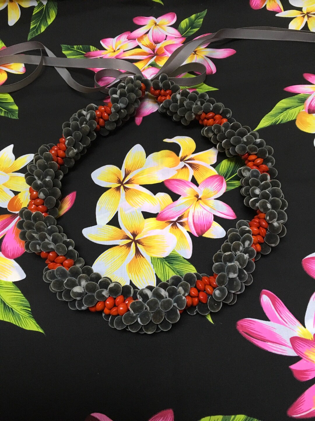 Mgambo ~ Ula’ula Seed Lei - Etsy