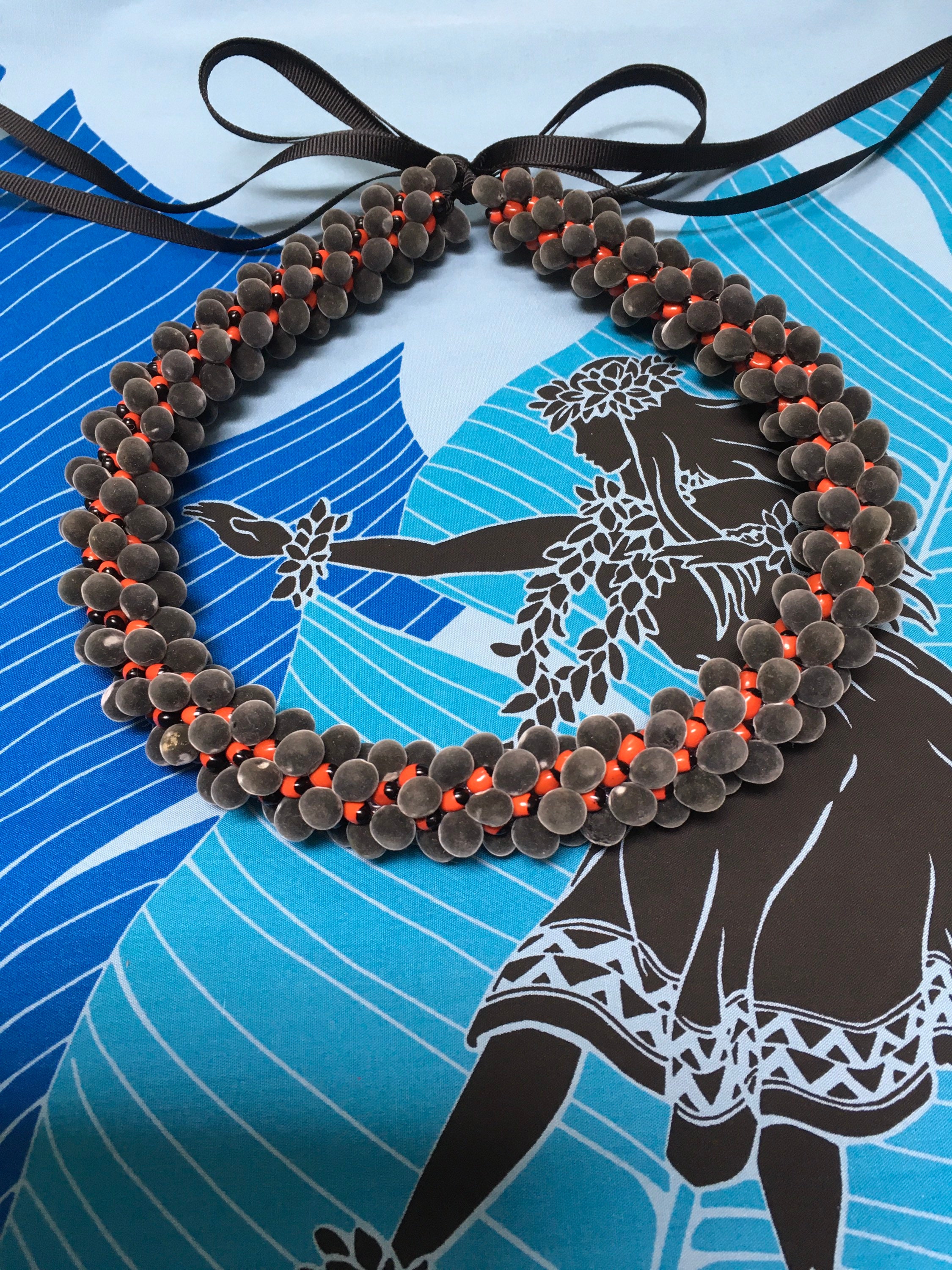 Pukiawe Mgambo Seed Lei - Etsy
