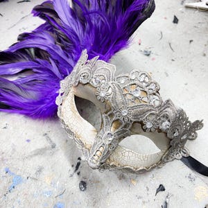 Purple Women Feather Masquerade Mask Costume Mardi Gras Carnival ...