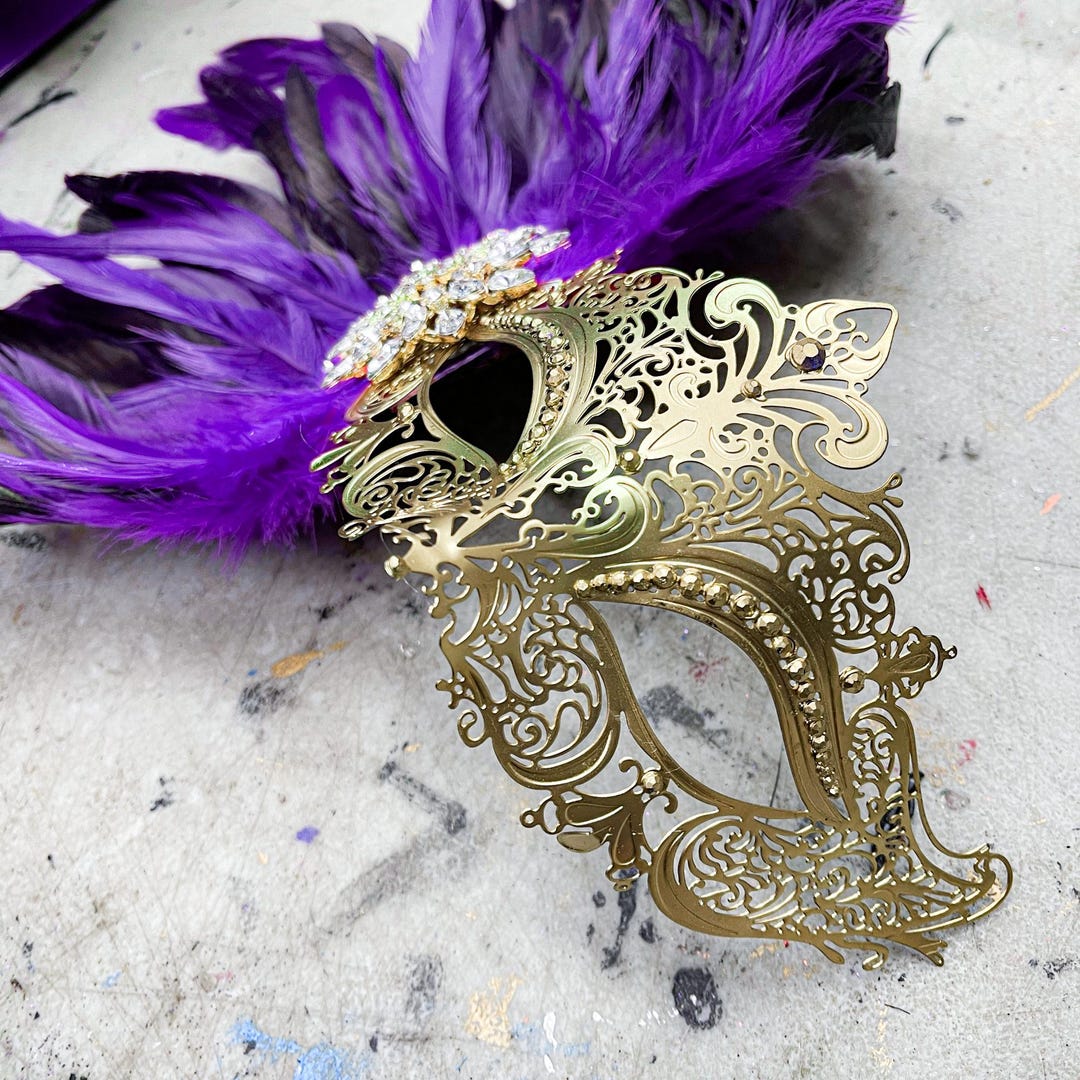 Women Masquerade Mask With Feather, Crystal Gold Princess Eye Mask ...