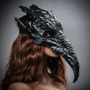 Black Bird Curved Beak Long Nose Skull Face Mask Top Feather Halloween ...