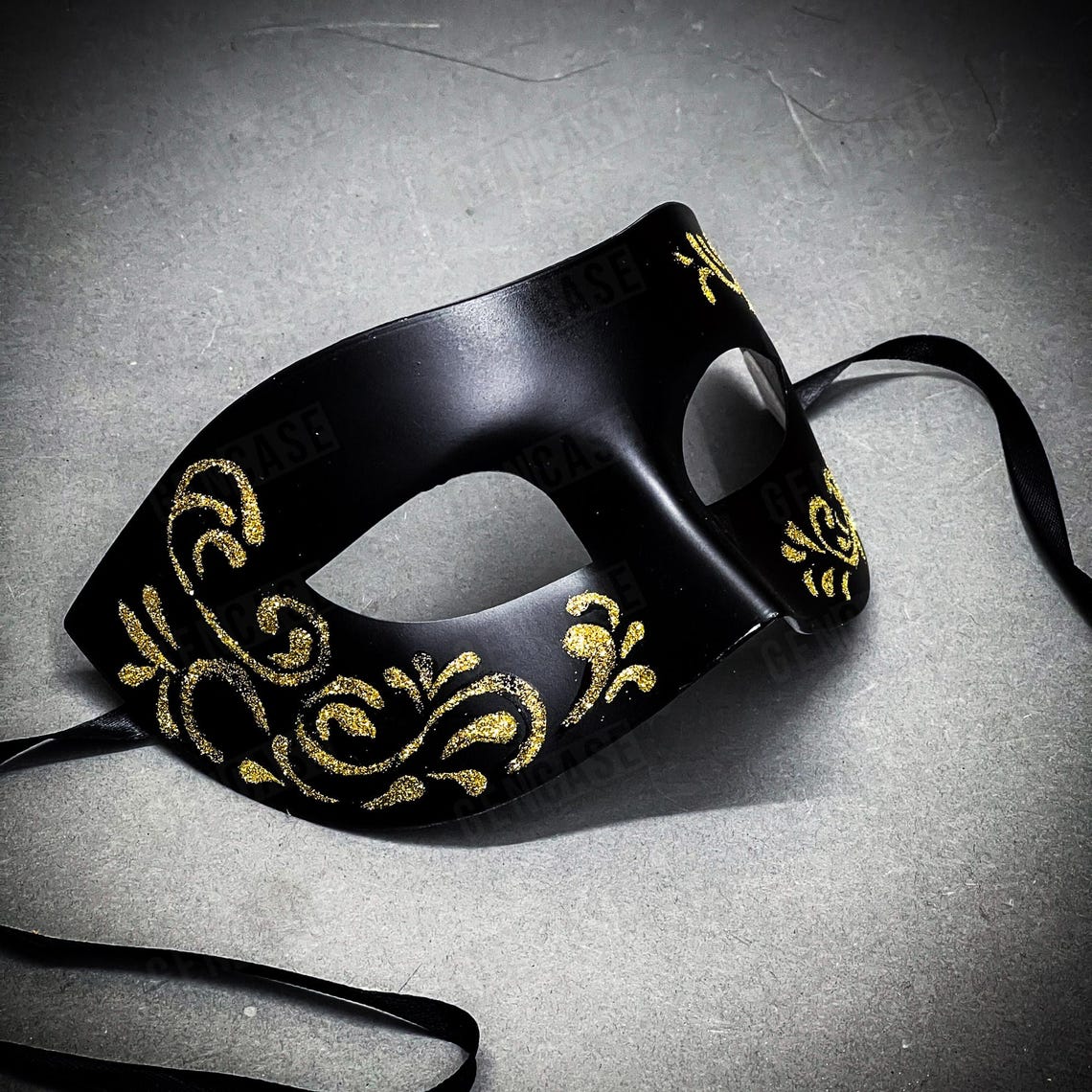 Venezianische Maskenball-klassische schwarze Männeraugenmaske mit ...