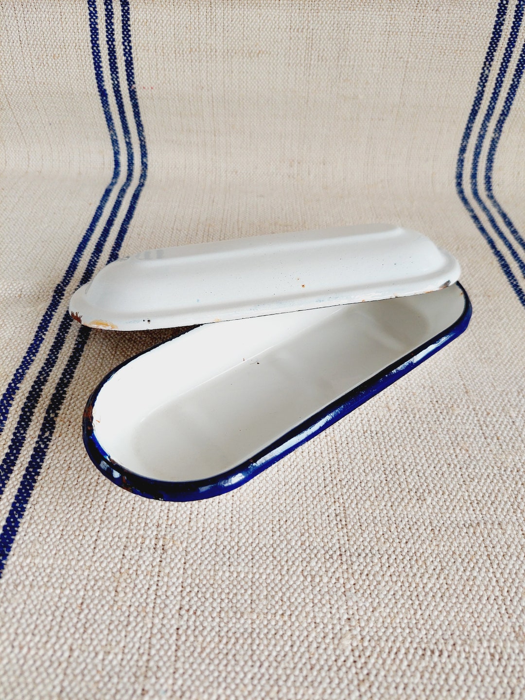 White Vintage Enamel Toothbrush Holder Box Lidded Vintage White 1960s ...