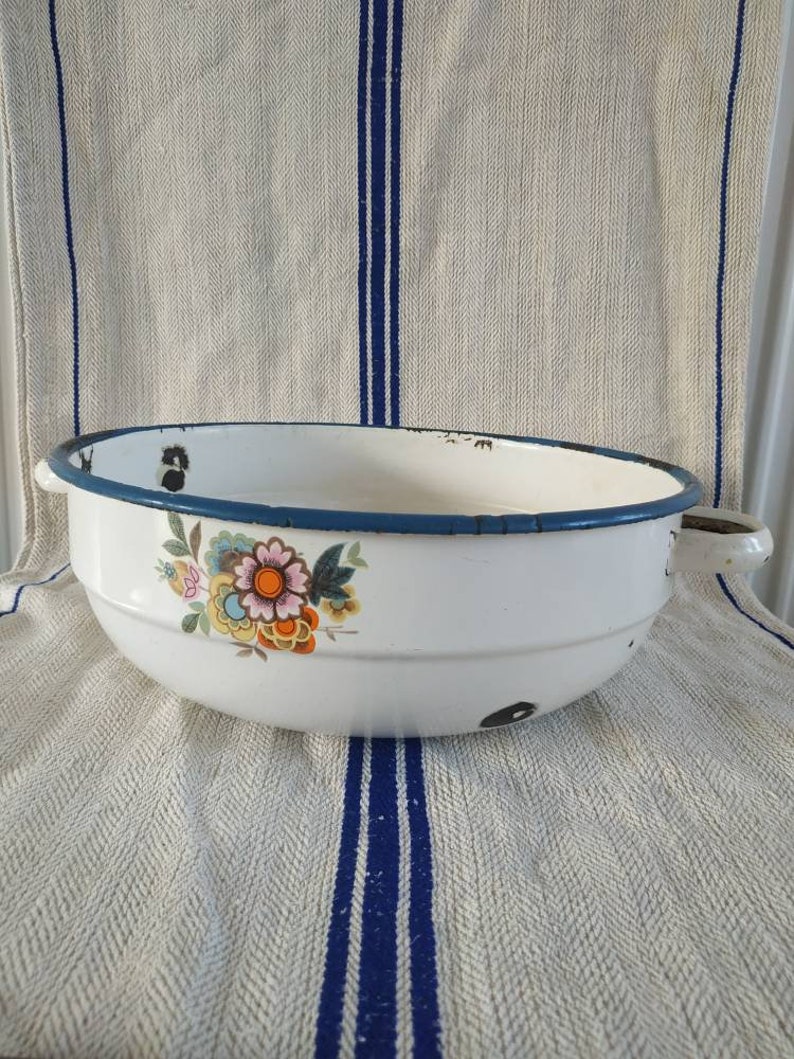 Rustic Vintage Enamel Bowl, Rustic Kitchen Decor, White Blue Rim and ...