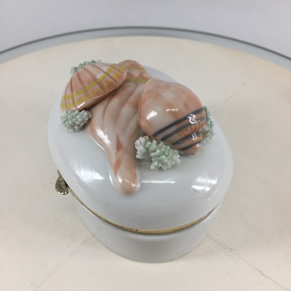 Fitz and Floyd Coral Reef/Shell Hinged Oval Trinket b… - Gem