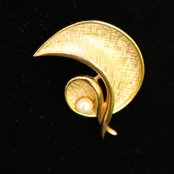 Capri Brooch - Etsy