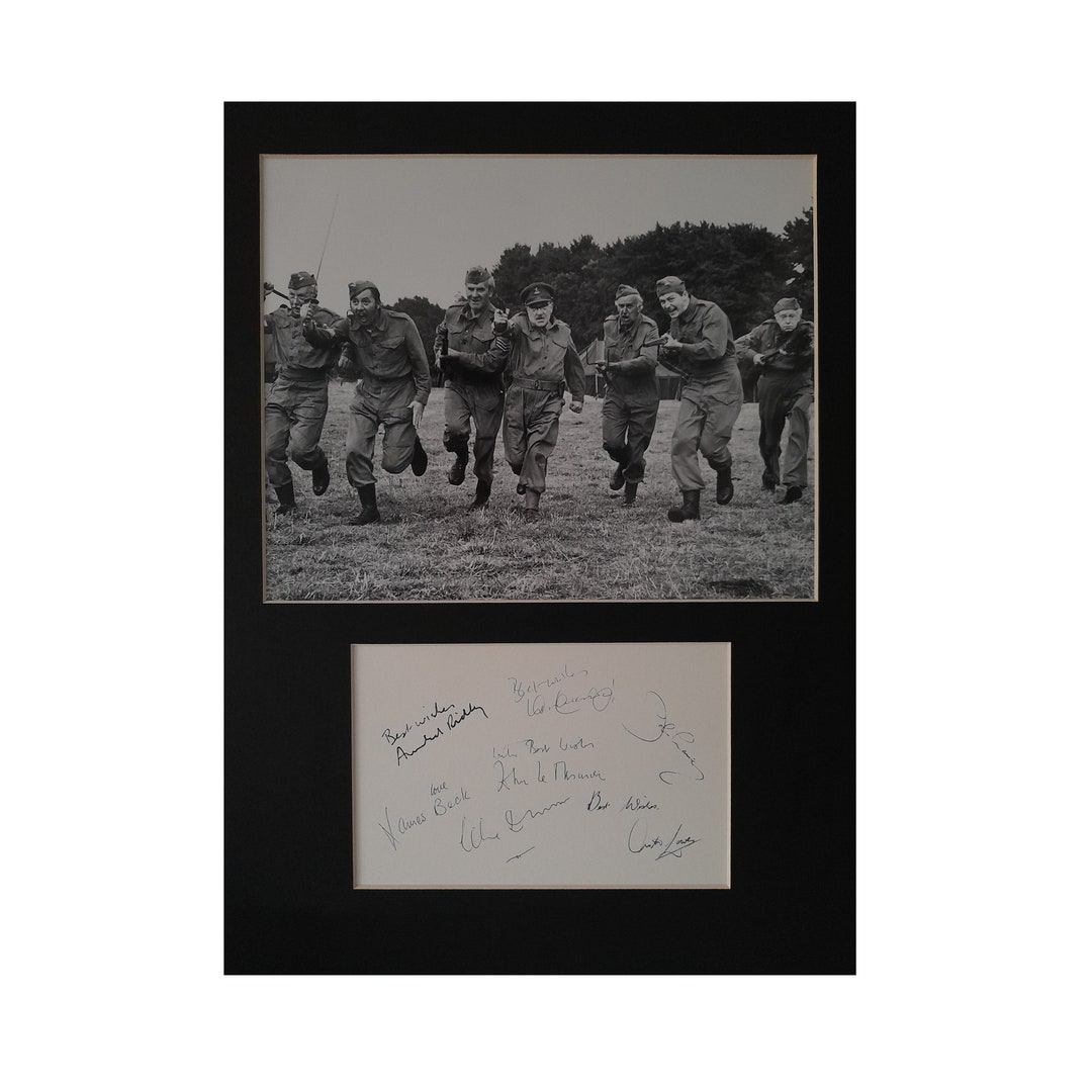 DADS ARMY AUTOGRAPH Photo Display Arthur Lowe John Le Mesurier Clive ...