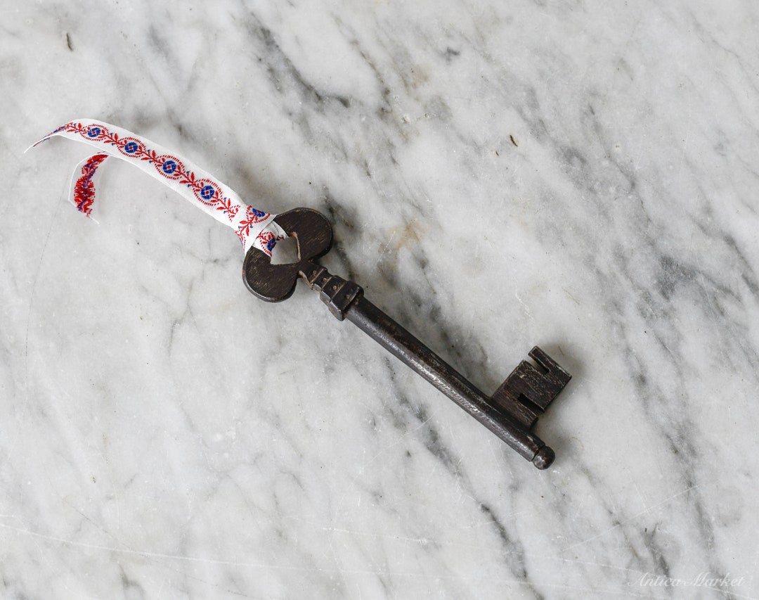 Antique Heart Shaped Skeleton Key - Etsy