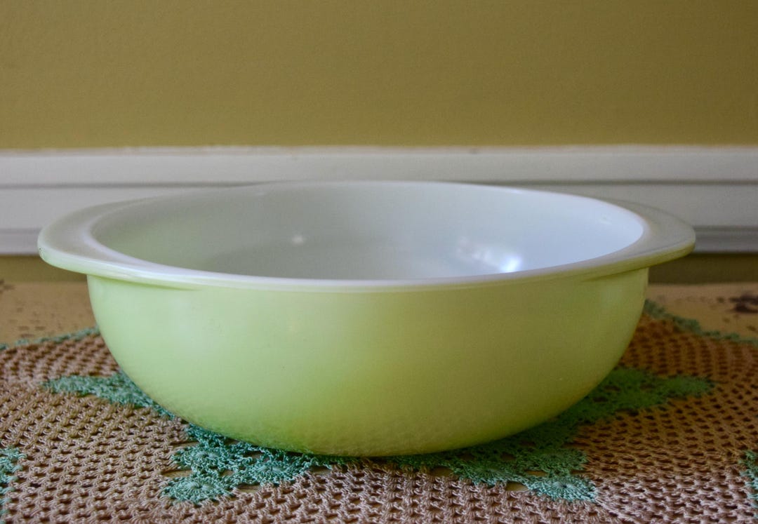 Pyrex Lime Green 2 Quart Bowl Casserole Dish #024 - Etsy