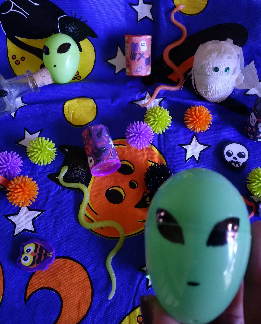 Aliens Party Favor, Mummy Heads Set of 12 Pre-filled Alien Heads, UFO ...