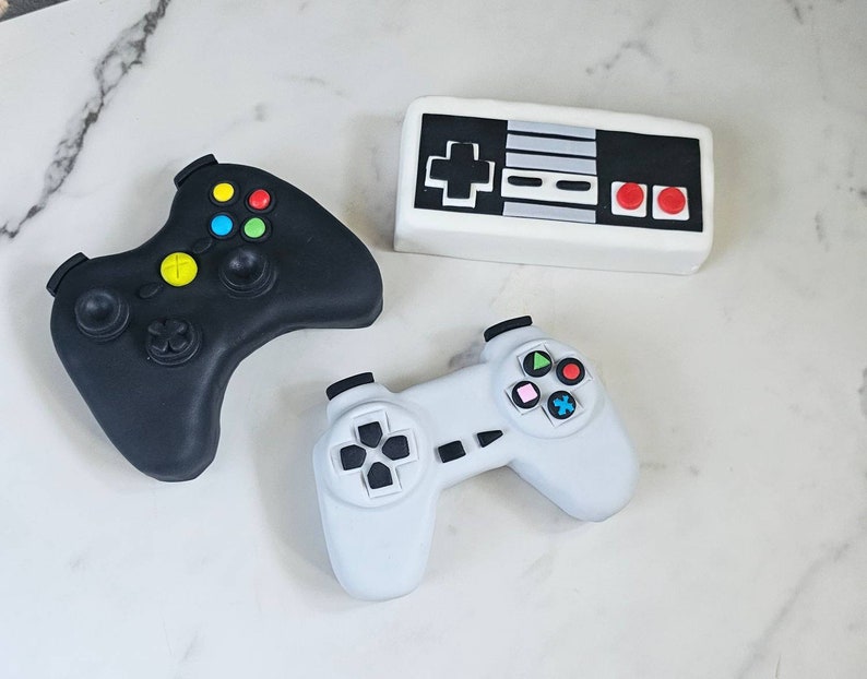 Classic Gaming Controllers Cake Topper, Fondant & Rice Krispie Treat - Etsy