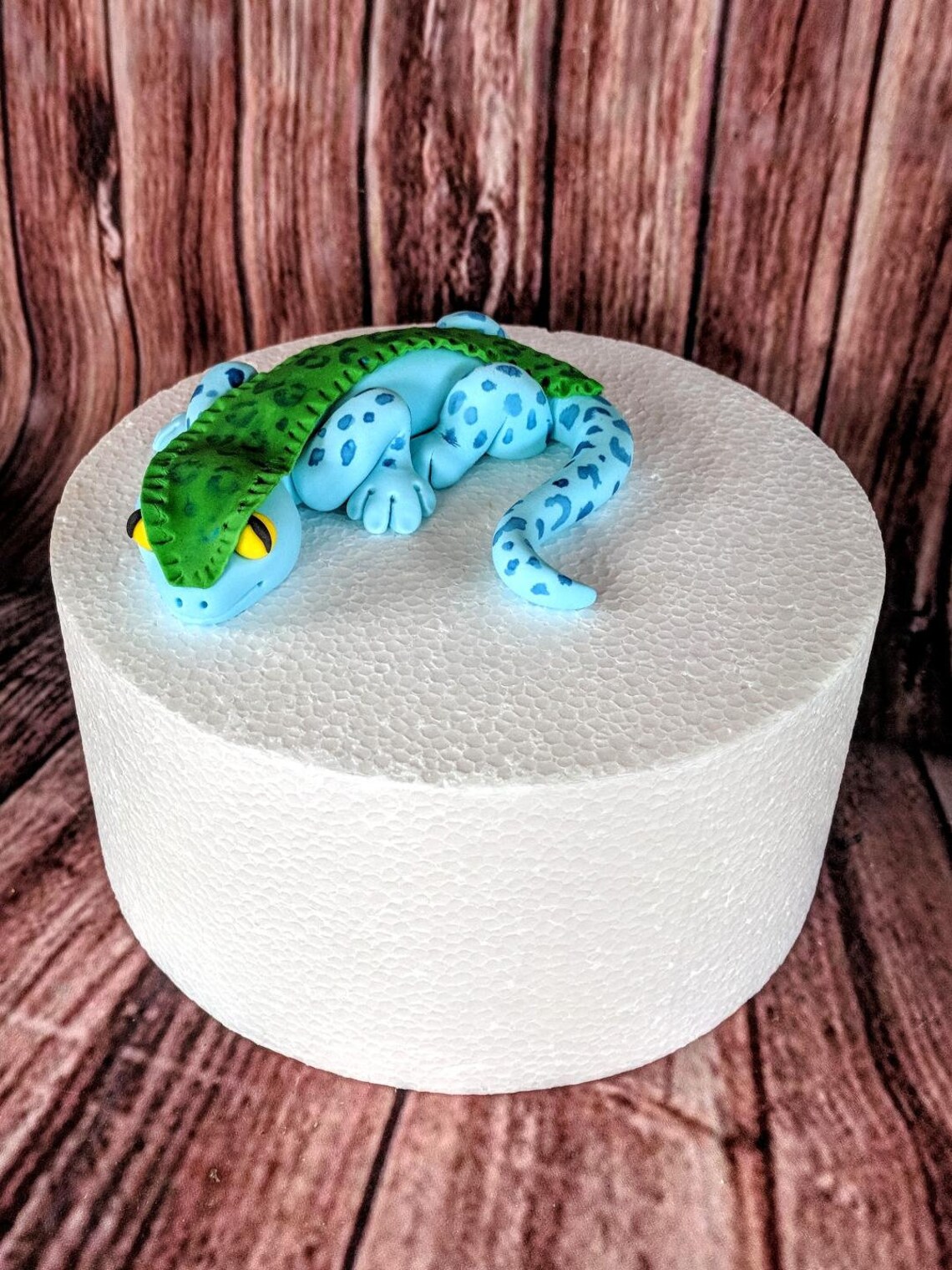 Fondant Gecko Lizard Reptile cake topper | Etsy