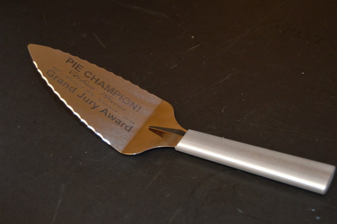 Personalized Engraved Pie Server - Custom Serveware for Weddings ...
