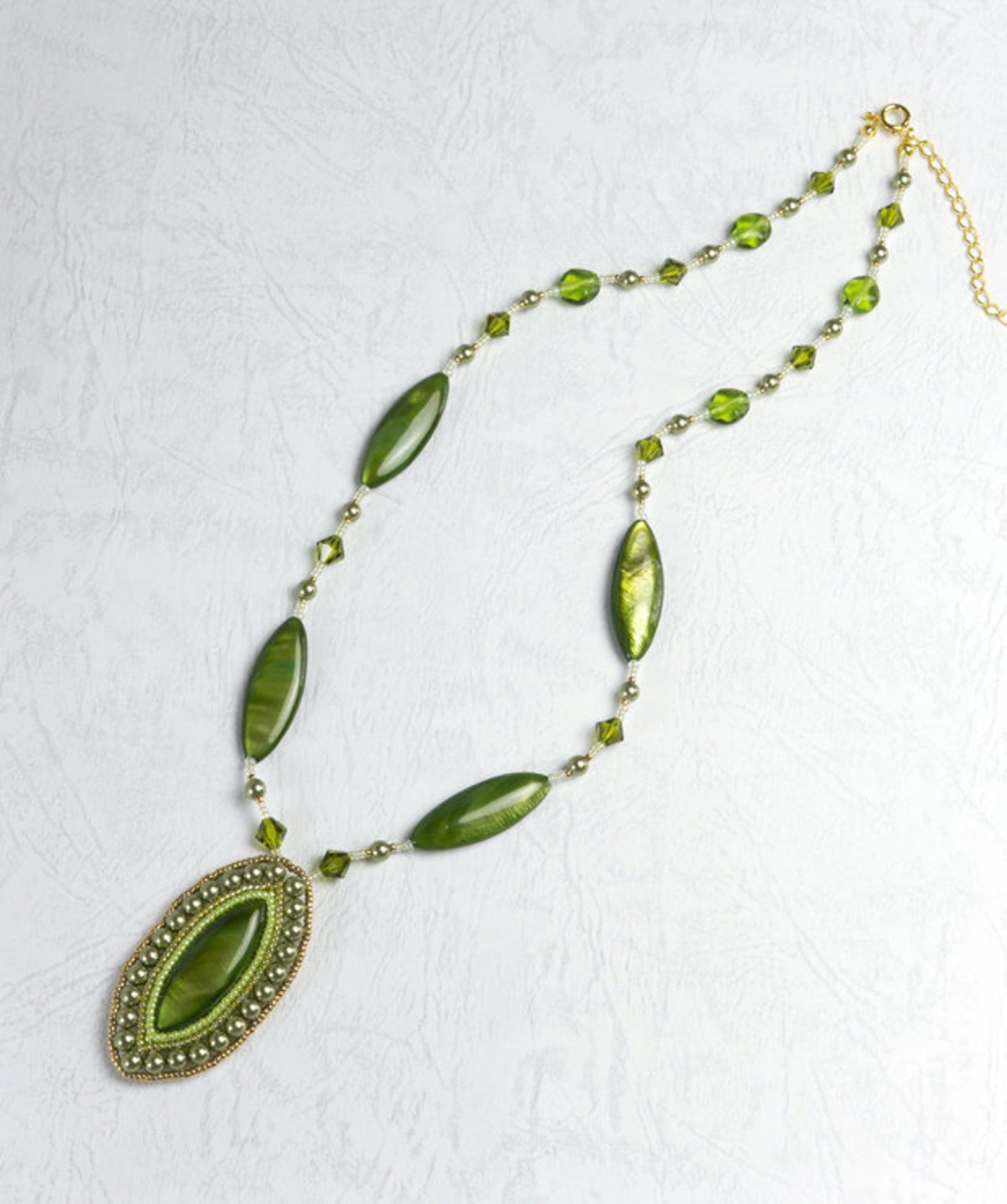 Green Shell Necklace, Mother of Pearl Necklace, Elegant Necklace ...