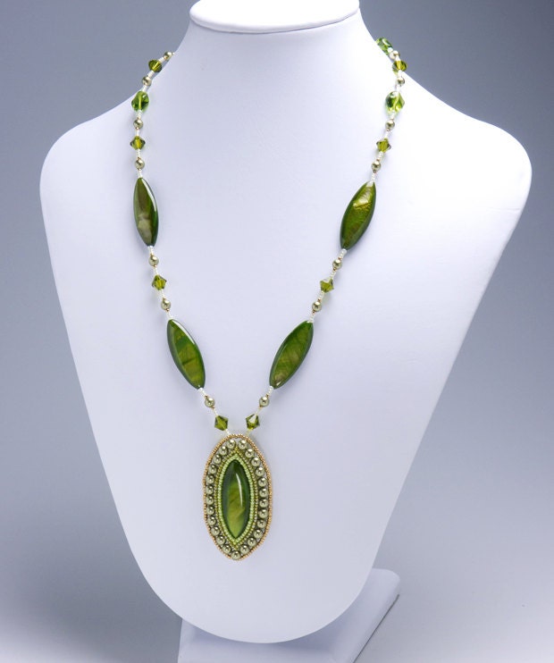 Green Shell Necklace, Mother of Pearl Necklace, Elegant Necklace ...