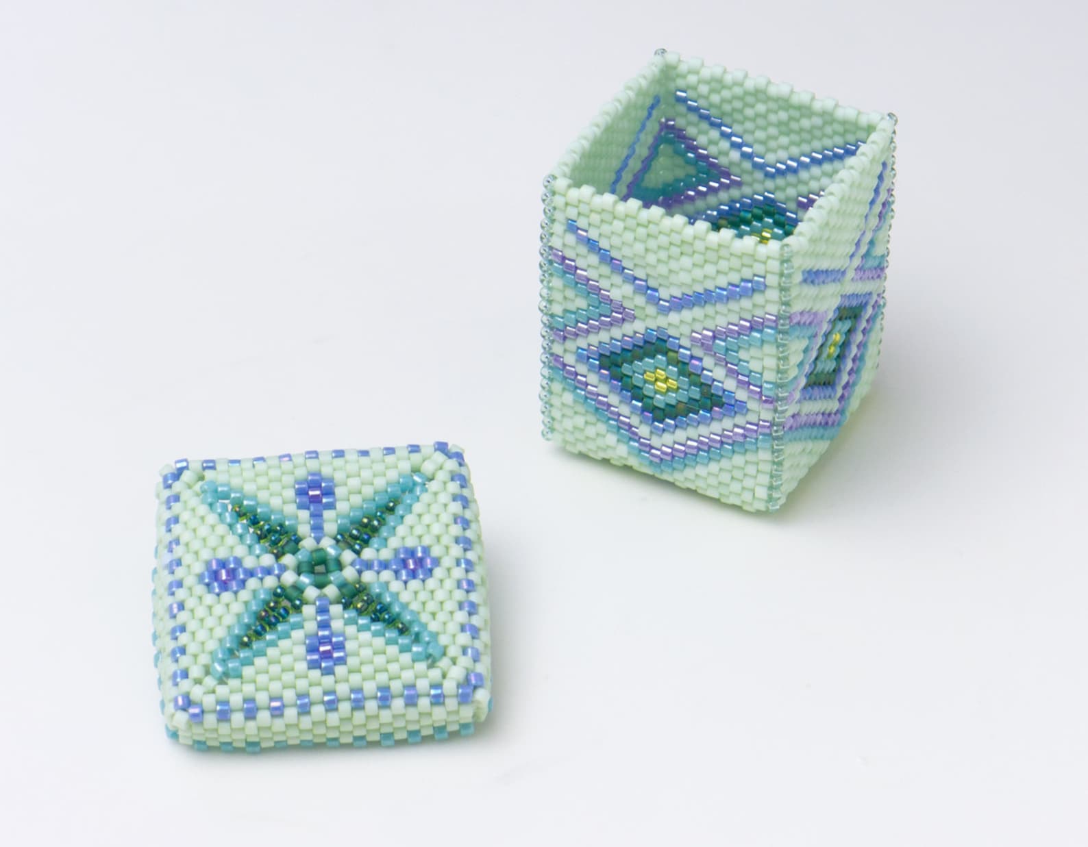 Beading Patterns for Decorative Box, Peyote Bead Pattern Small Box ...