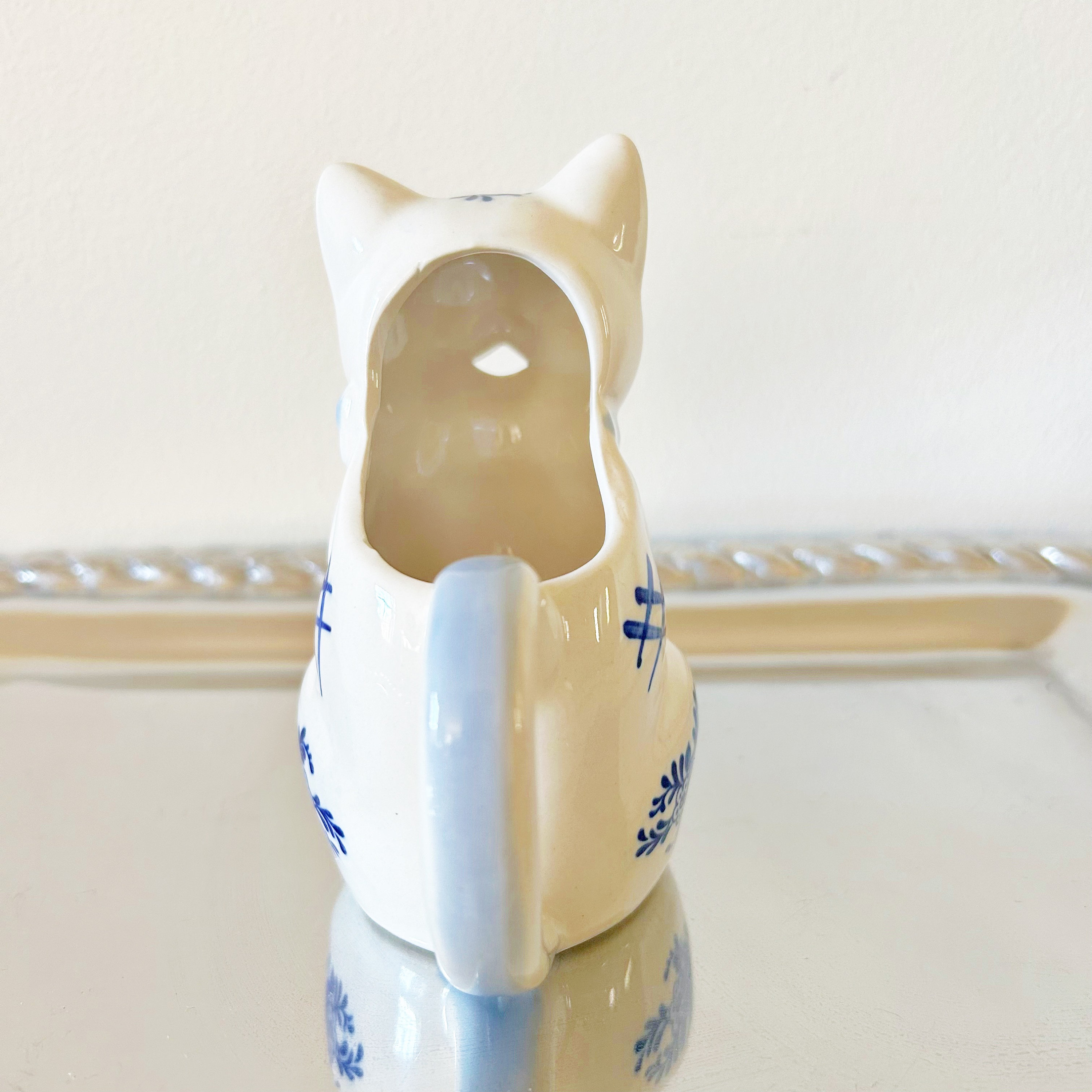 Vintage Kitty Cat Pitcher, Blue and White Cat Figurine Ceramic Creamer ...