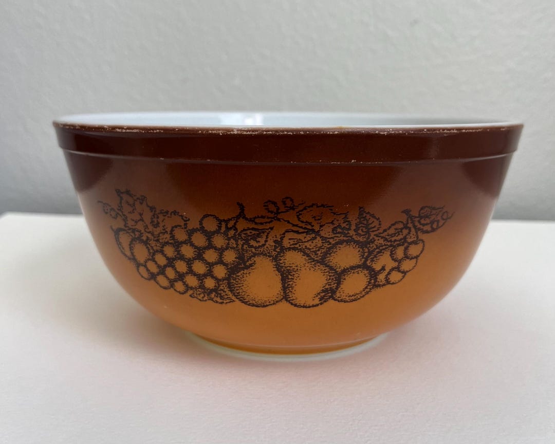 Pyrex Old Orchard 403 Brown Mixing Bowl, 2 1/2 Quarts. Preowned ...
