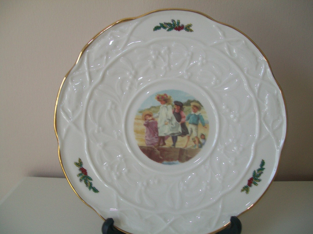 Irish Christmas Plate. Irish Parian Donegal China. Ireland. Holly ...