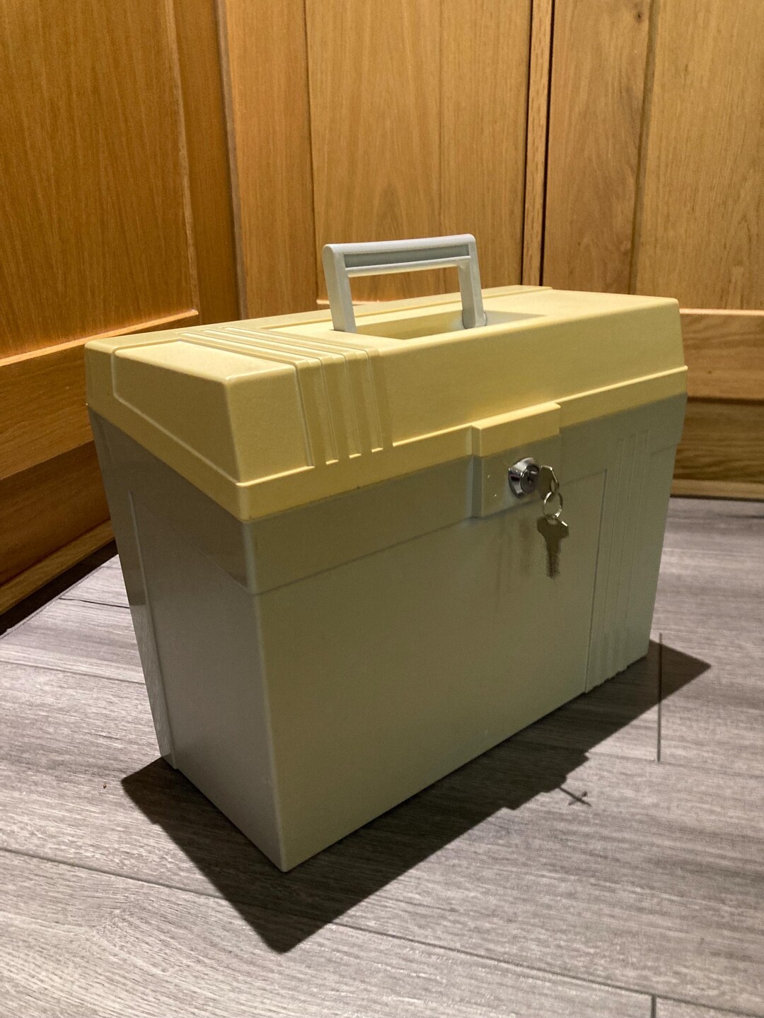 Vintage Plastic Storage Box With Keys. Carrying Case. Helix Made in ...