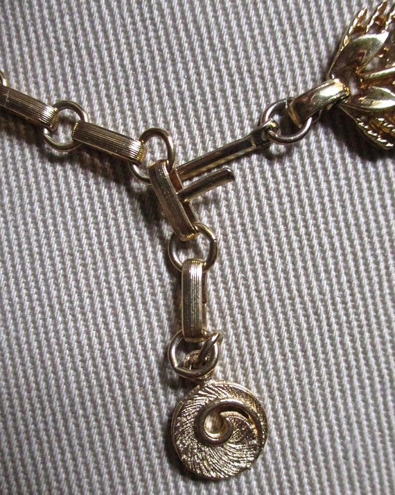 1950s Lisner Gold Toned Necklace And Bracelet Set - Gem