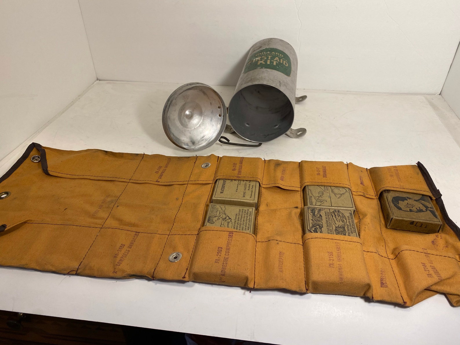 Vintage Bullard Cylindrical First Aid Kit From the 1940s - Etsy