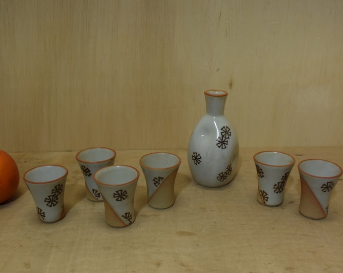 Japanese Pottery Sake Set of Bottle and 6 Cups - Etsy