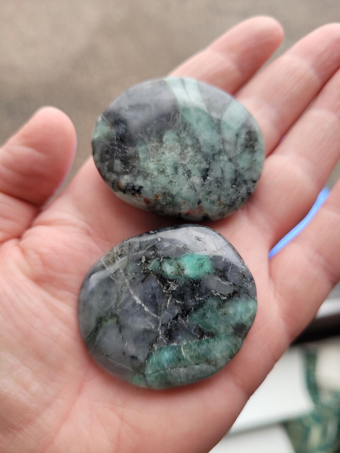 Beautiful Emerald Smoothstone, Reiki Charged and Cleansed, This is for ...