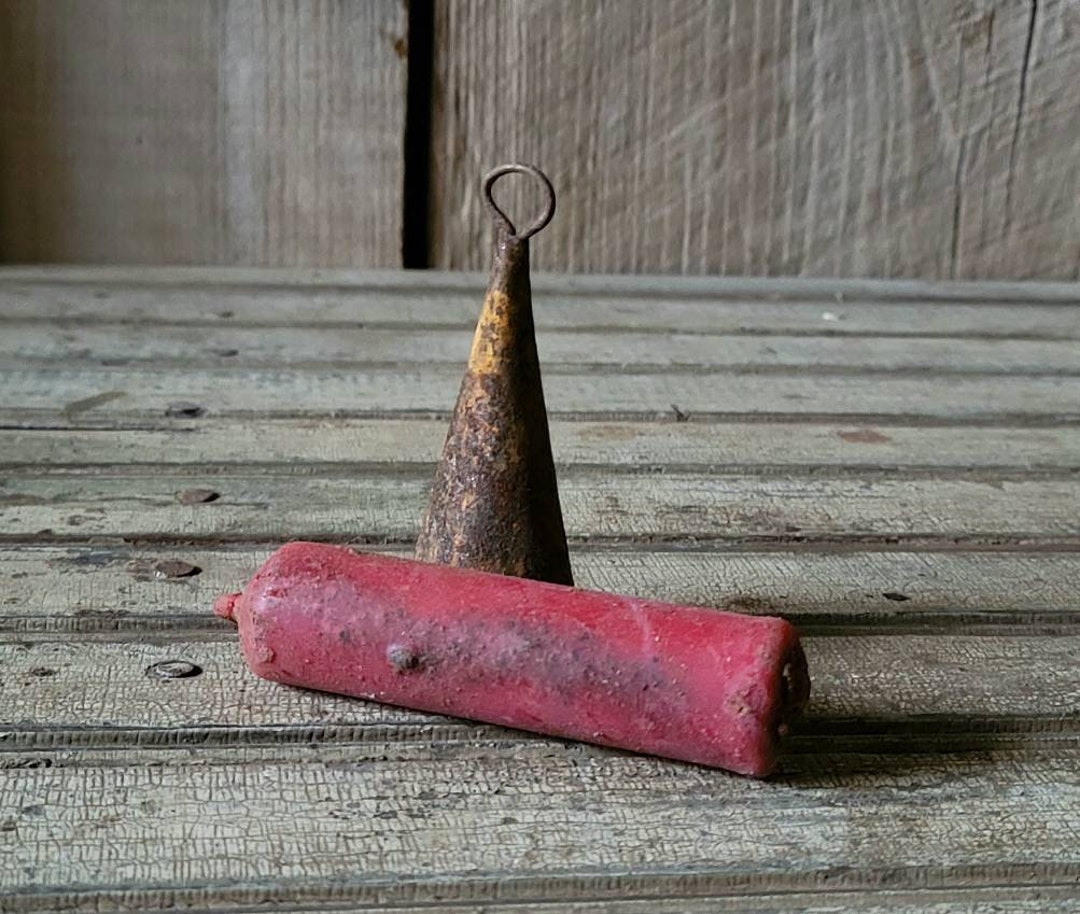 Red Beeswax Nub and Make Do Tin Snuff - Etsy