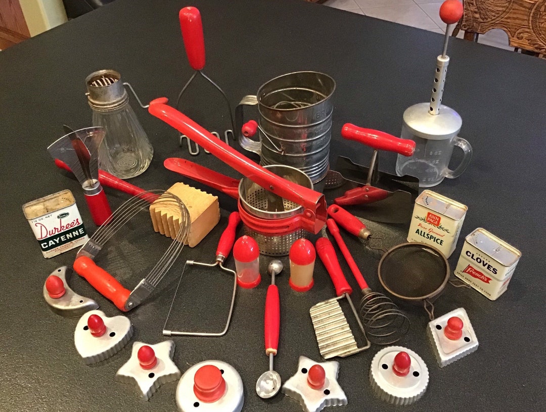 Vintage 25 Red Handled Kitchen Cooking Utensils 1930s to 1940s Mid ...