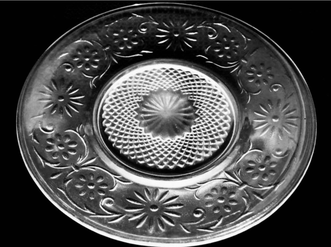 Vintage 1930s 6 Daisy Plates Depression Glass Bread & Butter 6" Size ...