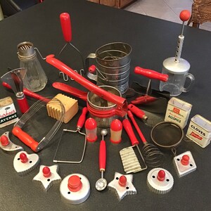 Vintage 25 Red Handled Kitchen Cooking Utensils 1930s to 1940s Mid ...