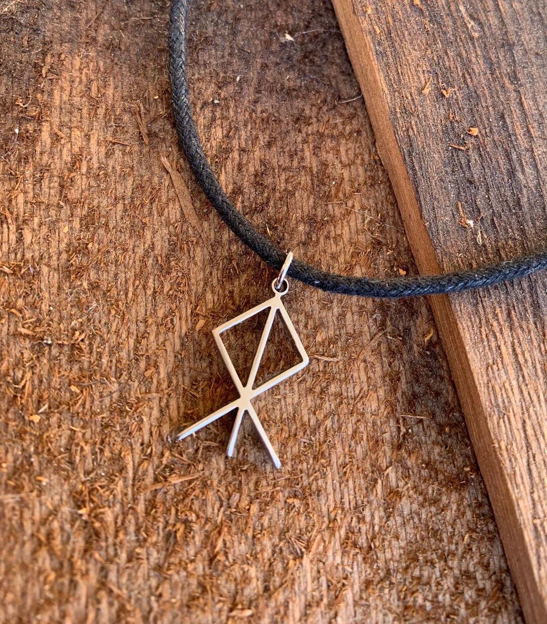 Courage Rune Pendant - Etsy