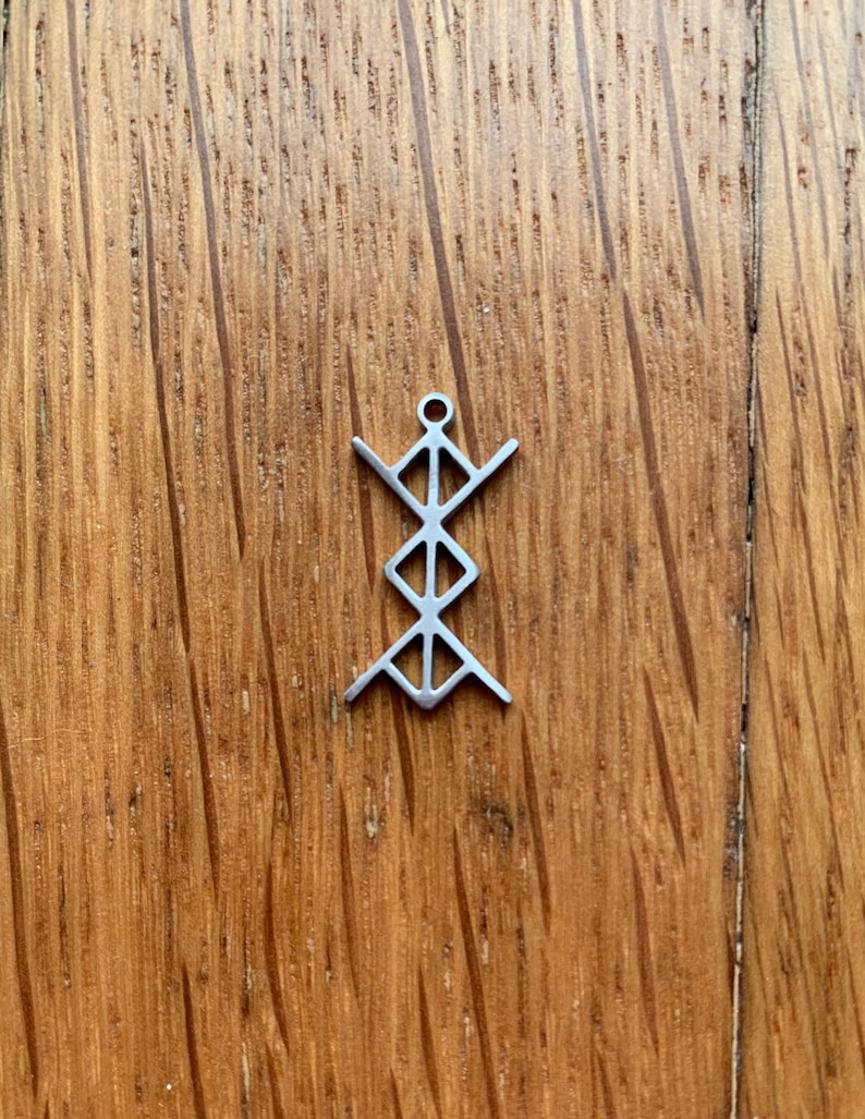 Rune Love Charm, Woman for Woman - Etsy