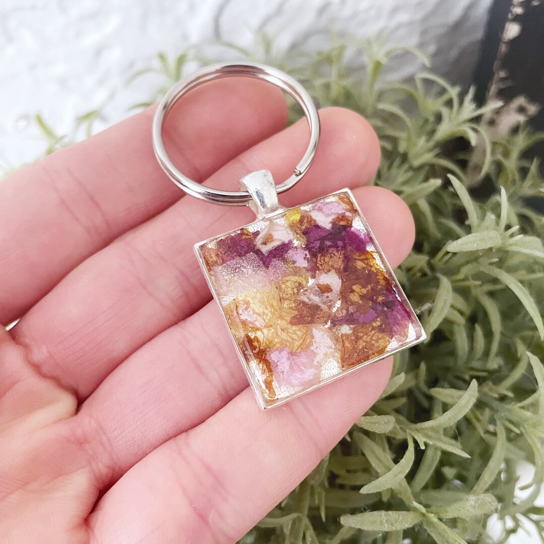 Memorial Flowers Keychain, Dried Flower Keychain, Keychain for Men ...