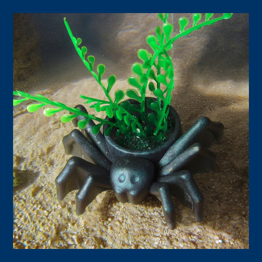 Blue Spider Aquarium Decoration With Artificial Green Fern Plant ...