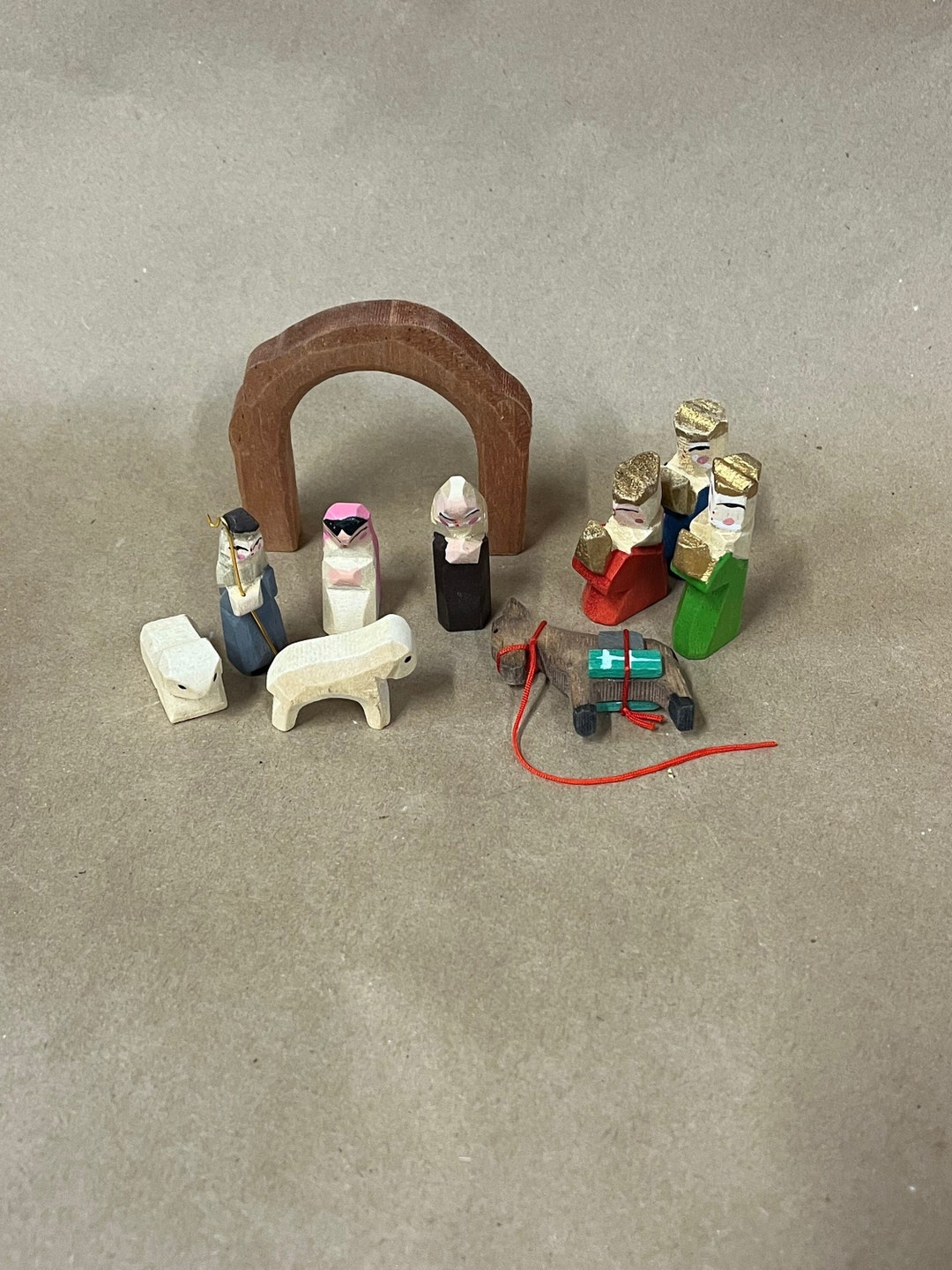 Lillian Vernon Hand Carved Miniature Nativity Set/baby Jesus is Missing ...