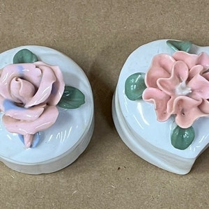 Set of 2 Vintage Ceramic Trinket Boxes With Lids/ceramic Flowers ...