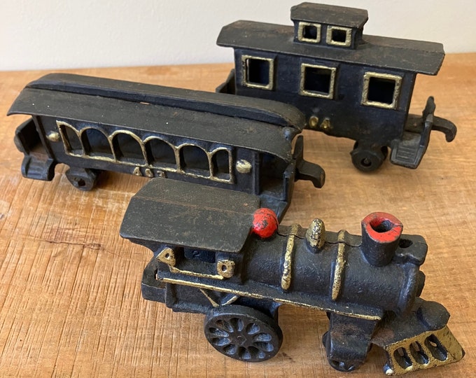 Vintage Cast Iron Train Set | Locomotive #40 | Passenger Car # 403 ...