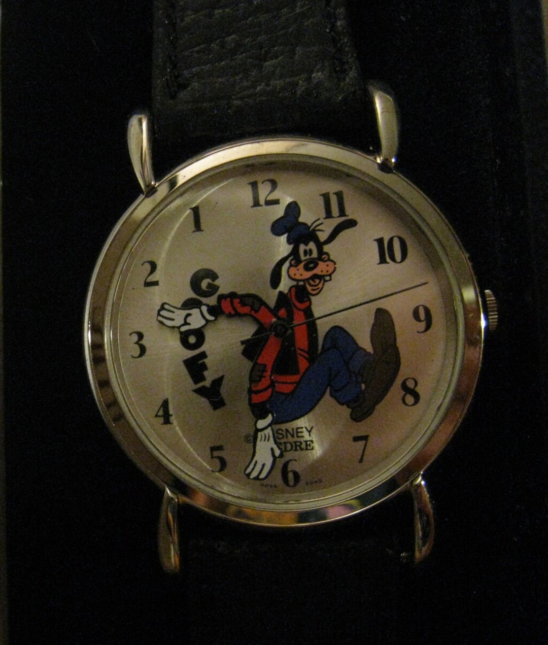 1990's Walt Disney's Goofy Dog Watch Runs Counterclockwise Backwards ...