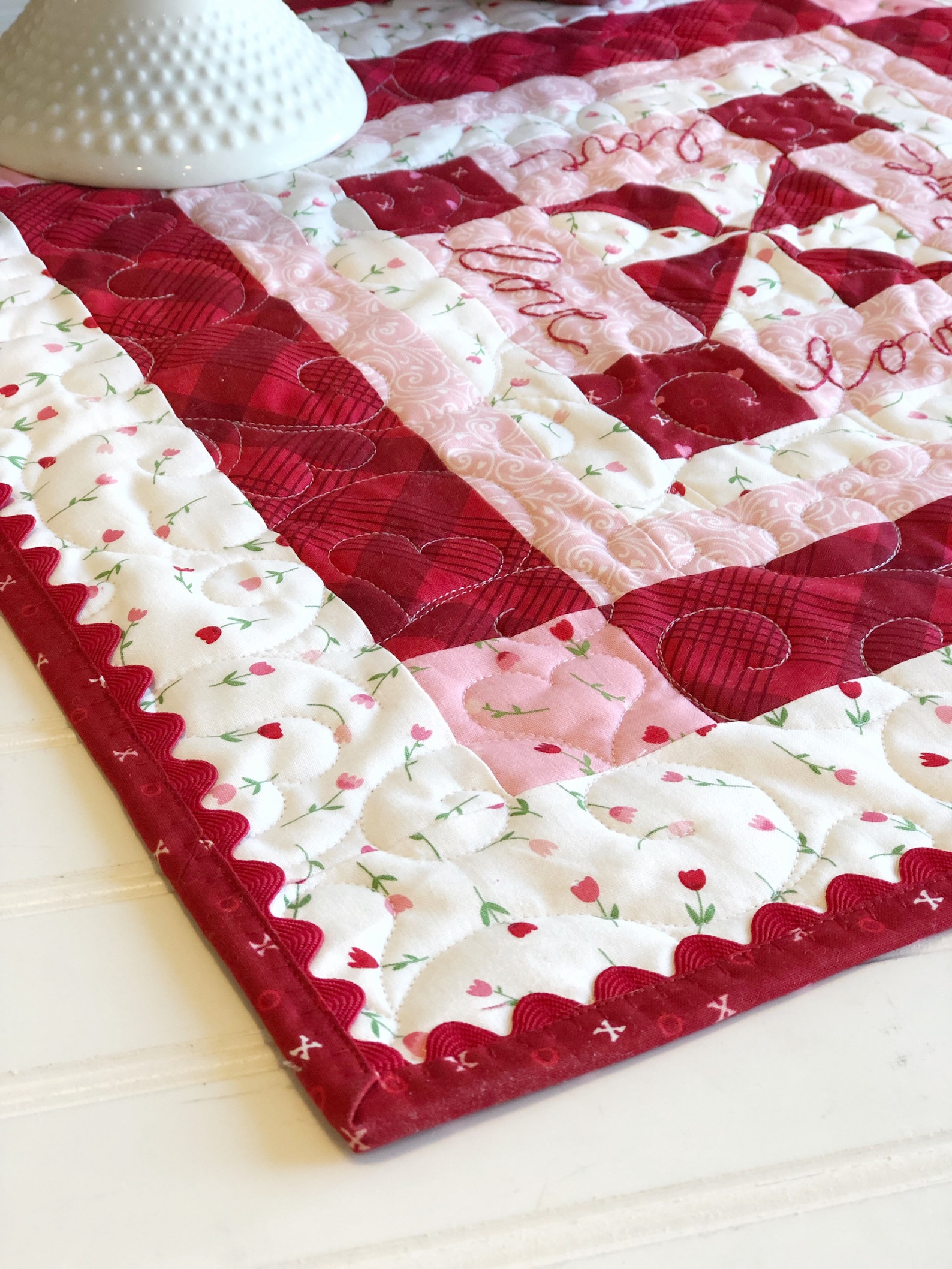 PDF Valentine Table Topper Sewing Pattern, Scrappy Red Pink Decorative ...