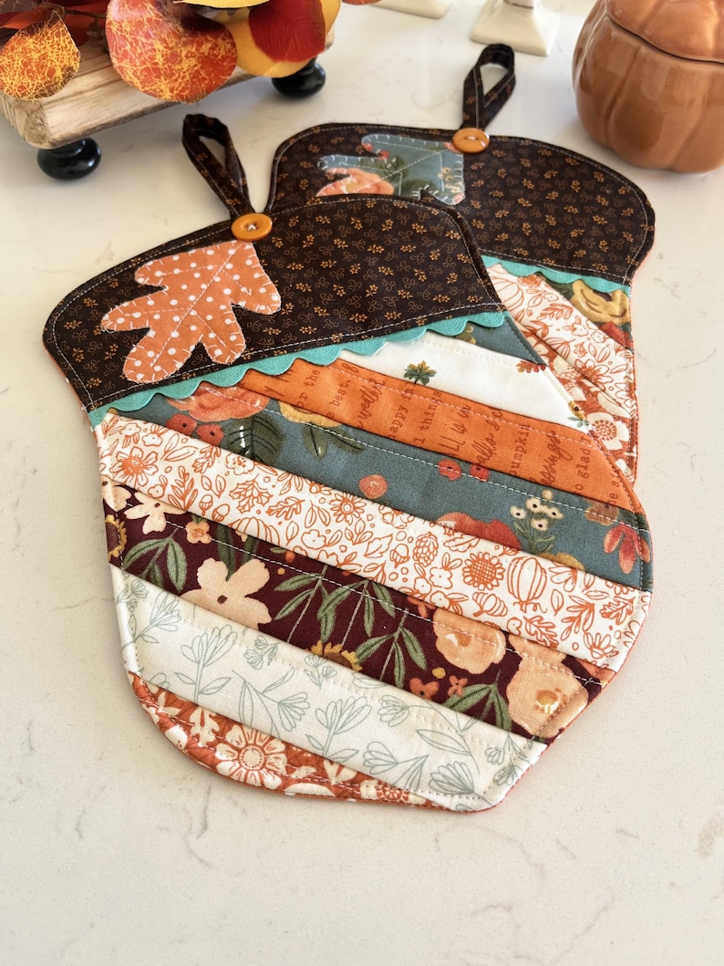PDF Quilted Acorn Scrappy Hot Pad Sewing Pattern, Autumn Fall Fabric ...