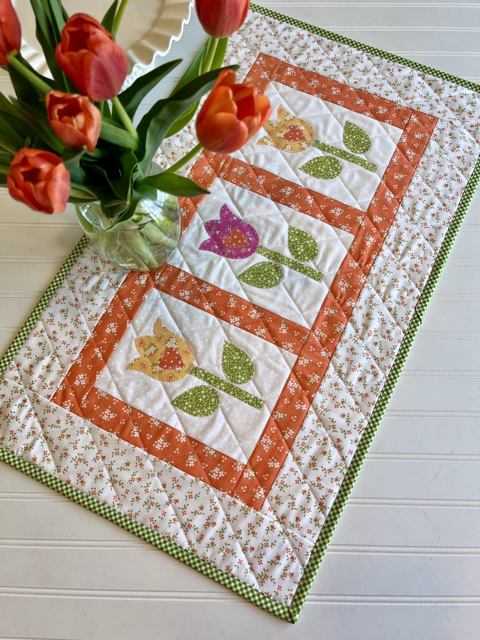 PDF Tulip Garden Quilted Table Runner, Spring Applique Kitchen Linen - Etsy