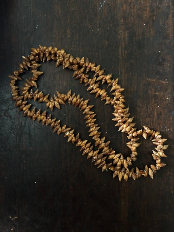 Tahiti Niihau shell lei/necklace - Gem