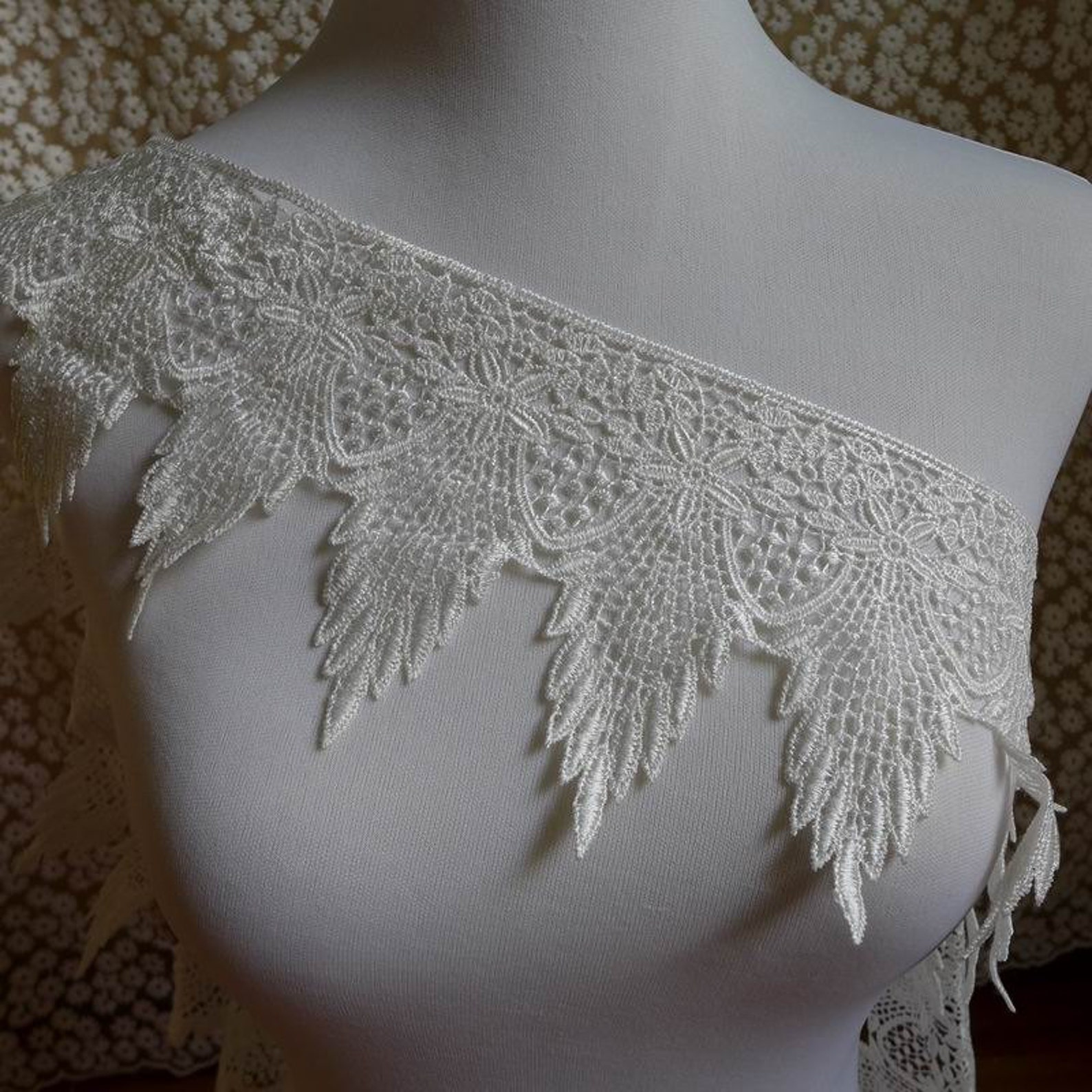 1 Yard Venise Feather Lace Trim in White for Wedding Sashes - Etsy