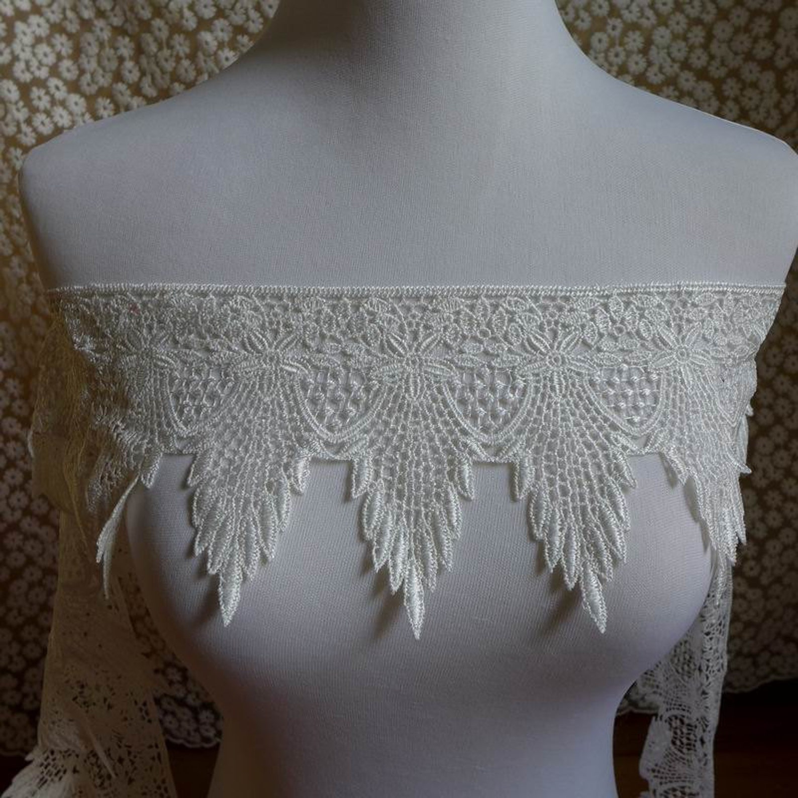 1 Yard Venise Feather Lace Trim in White for Wedding Sashes - Etsy