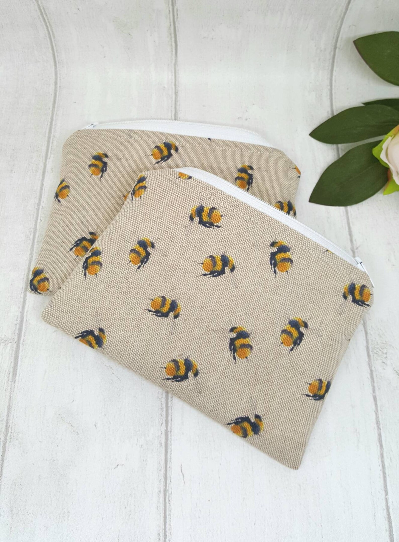Bee purse Handmade bee coin purse linen zip pouch Bumble | Etsy