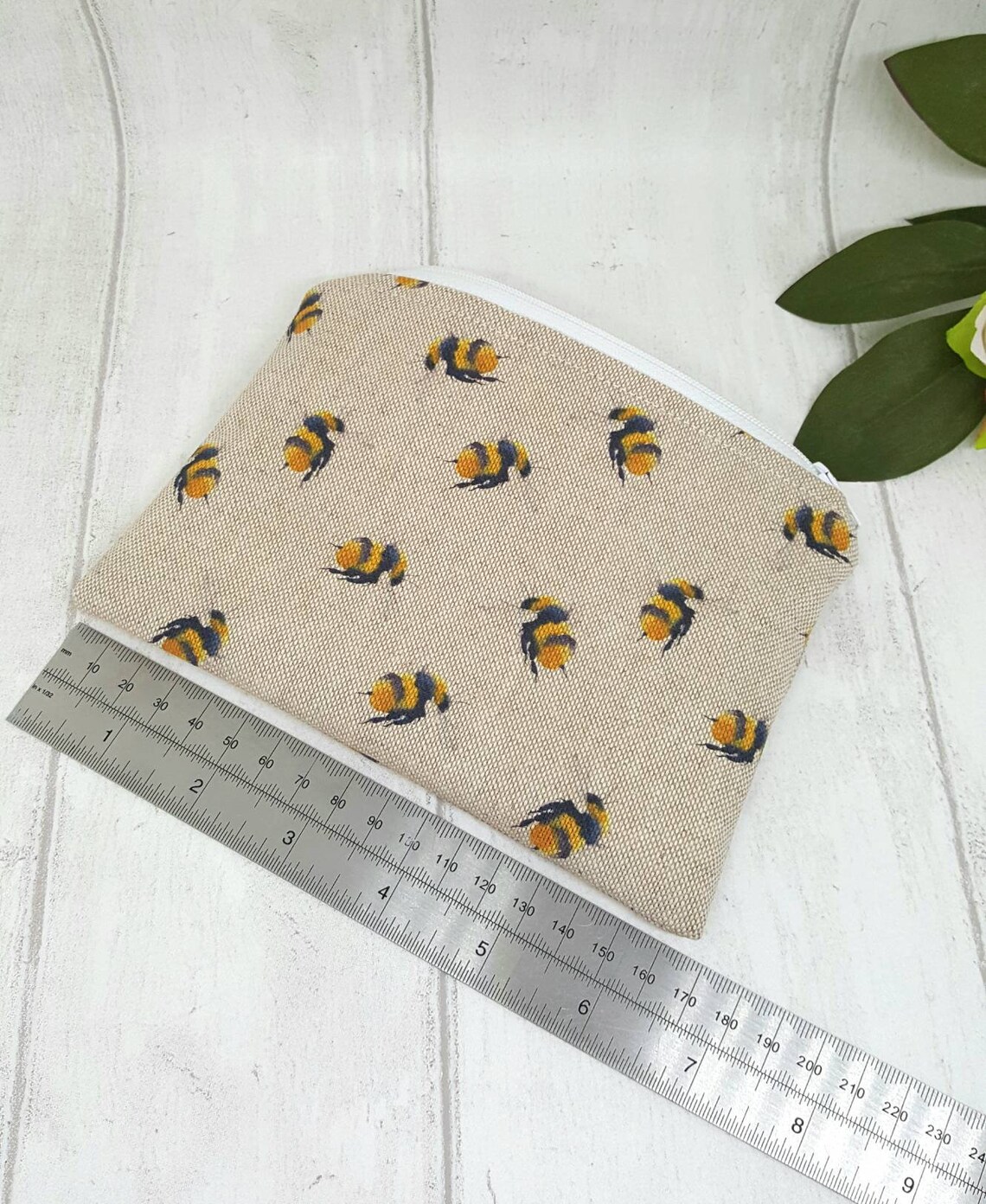Bee purse Handmade bee coin purse linen zip pouch Bumble | Etsy