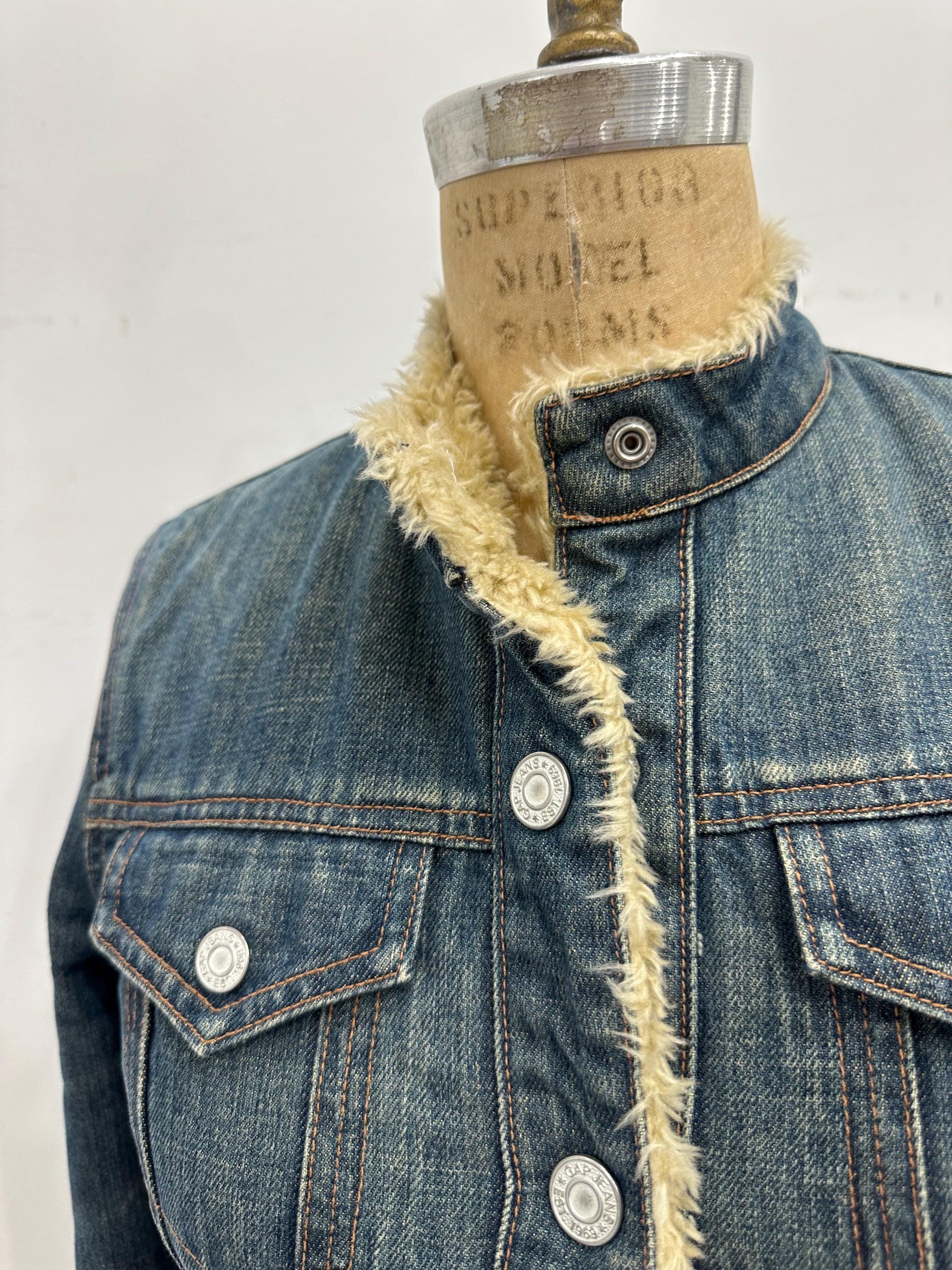 Y2K GAP Shearling Lined Snap Button Denim Jacket. Size XS/S Y2K GAP Shearling Lined Snap Button Denim Jacket. Size XS/S