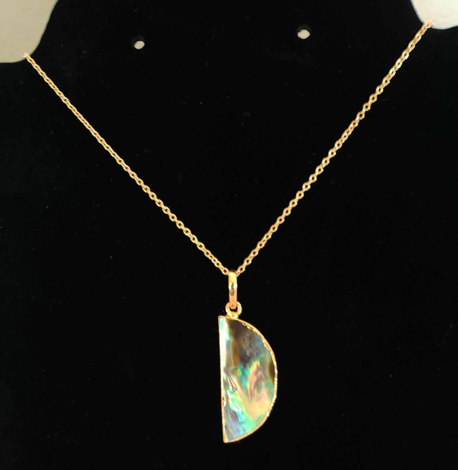 25% OFF Whimsical Abalone Shell Stone Necklace - Etsy